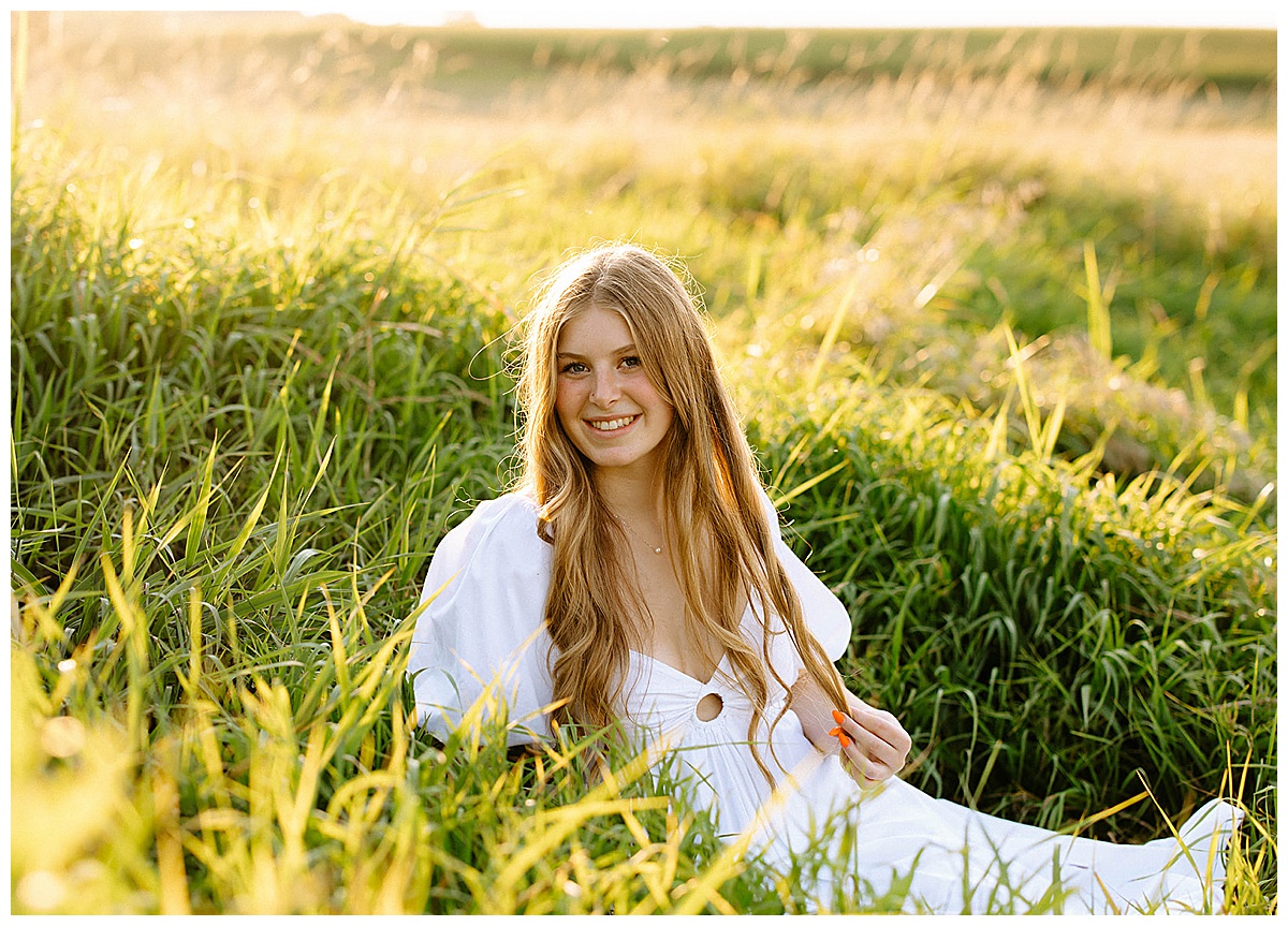 Outdoor Field Senior Session | Abbey - brittanysuephotography.com